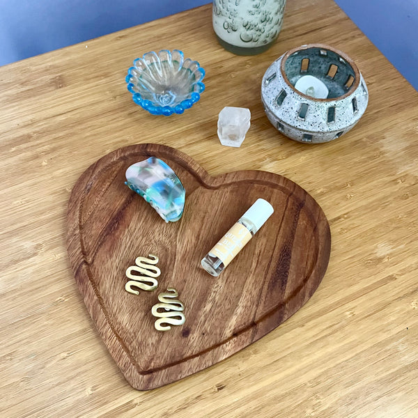 mugavu wood heart plate - one little world
